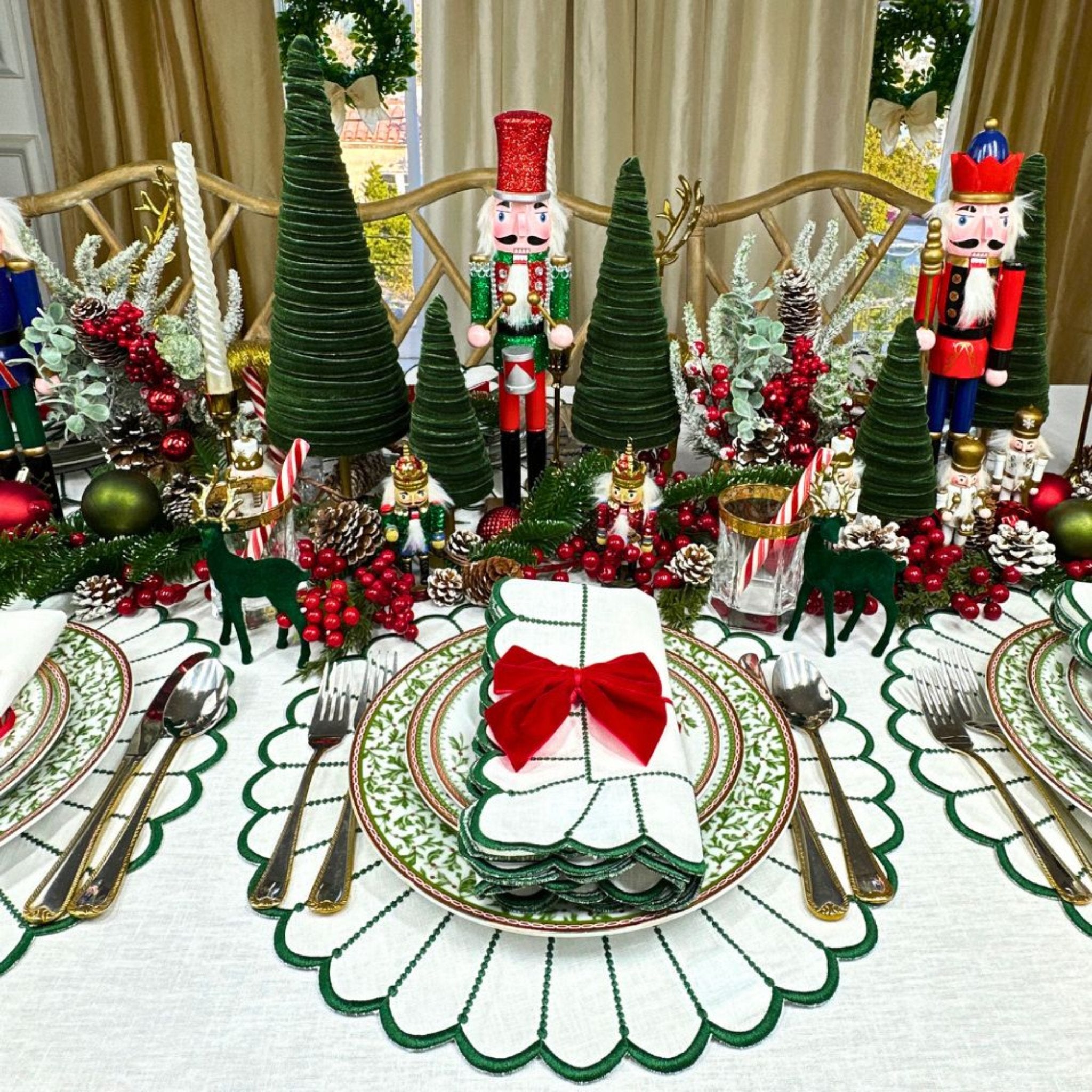 Studio Collection: Pippa Placemat in White/Dark Green, Set of 4 – The ...