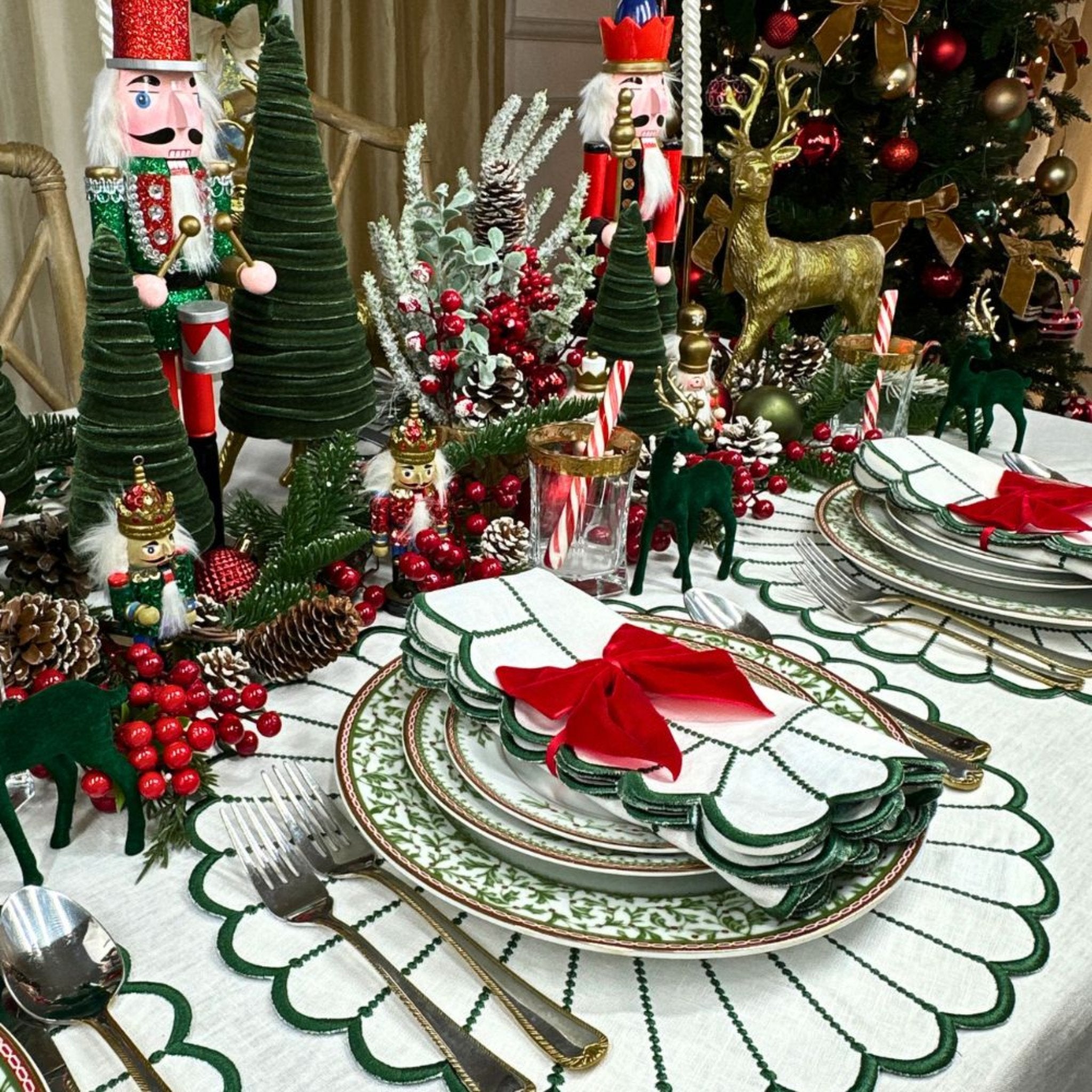Studio Collection: Pippa Placemat in White/Dark Green, Set of 4 – The ...