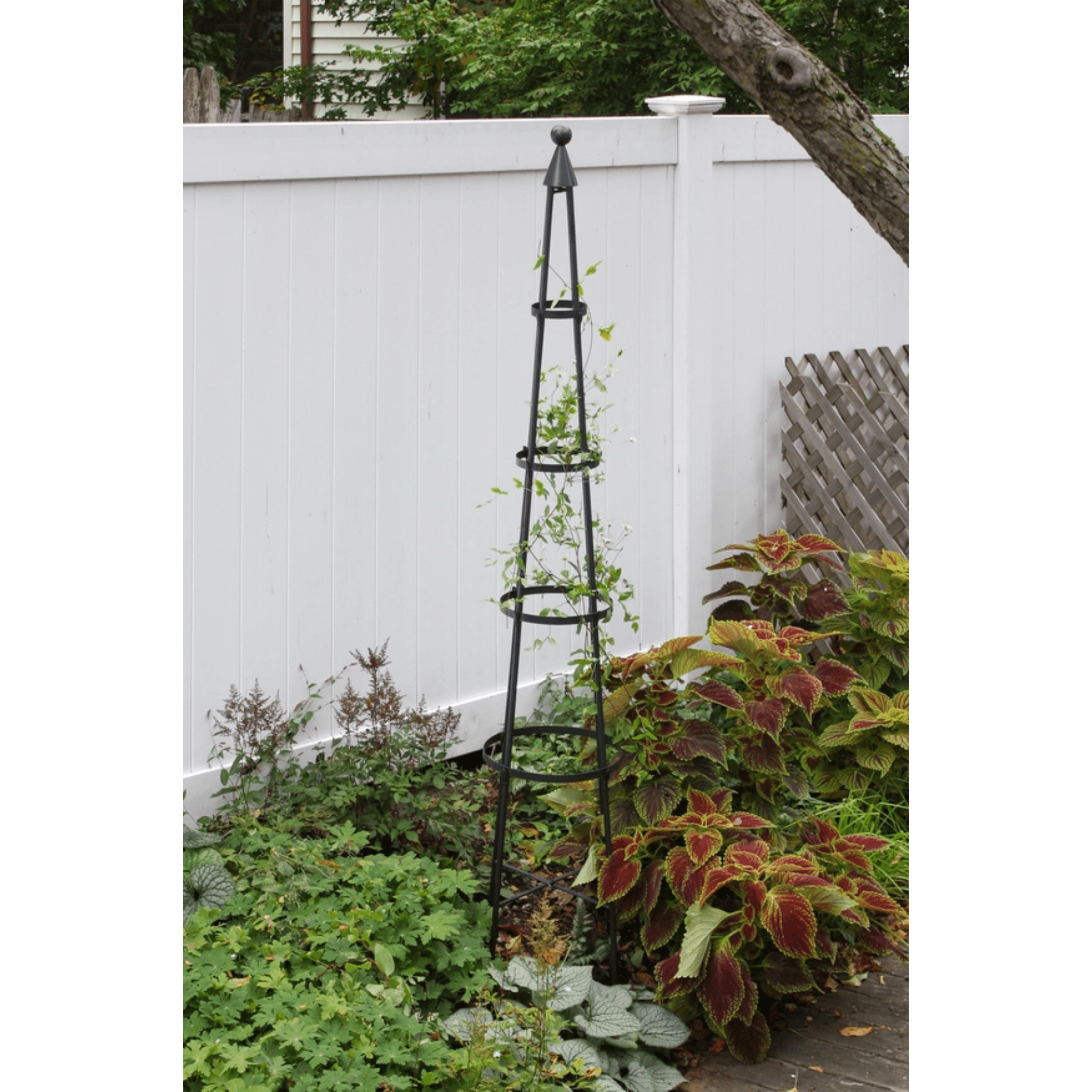 Four Ring Obelisk – The Well Appointed House