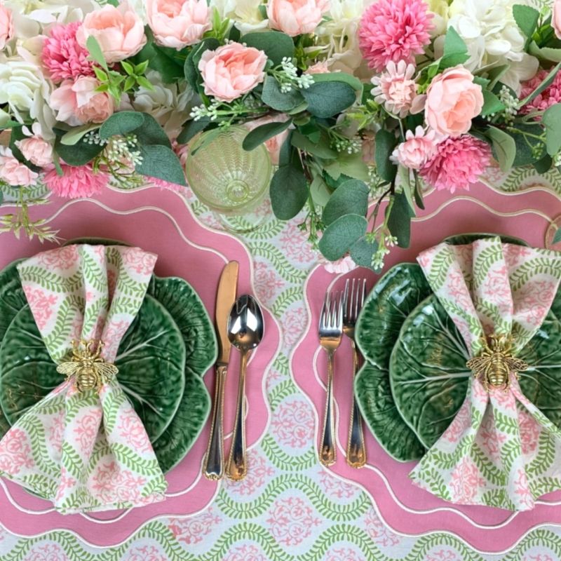 Garden Vines Tablecloth in Pink – The Well Appointed House